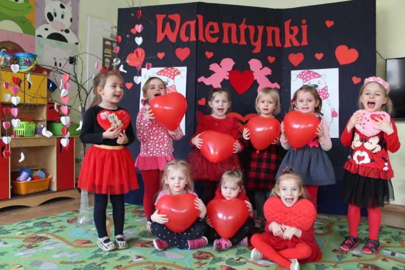 WALENTYNKOWE ZABAWY | Przedszkole Samorządowe nr 9 w Kielcach